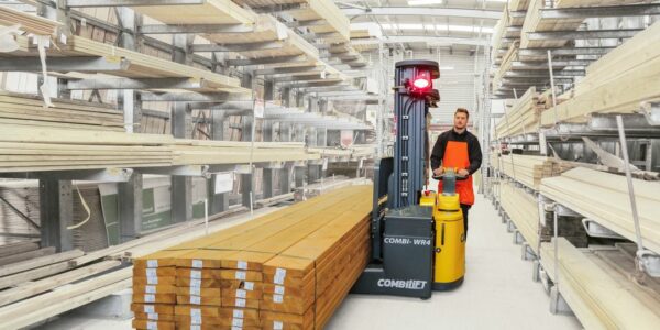 Combilift WR4 - 4 Vejs Stabler - TotalTruck